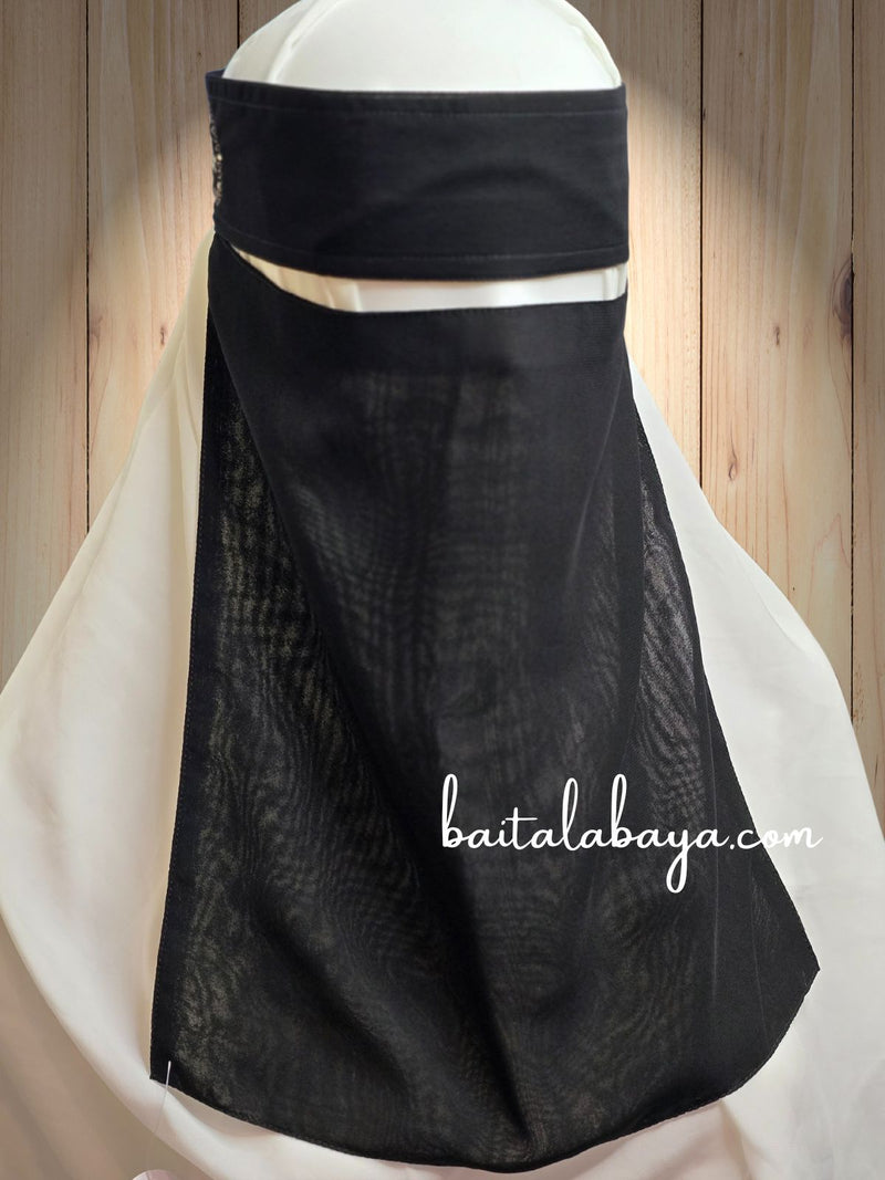 Bedoon Essm Embroidered Logo Elastic Niqab – BAIT AL ABAYA